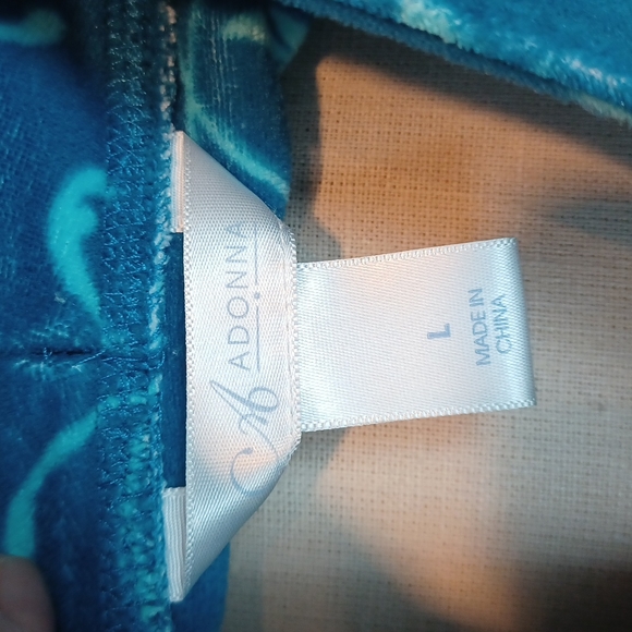 Adonna | Intimates & Sleepwear | Vintage Snap Adonna Robe | Poshmark